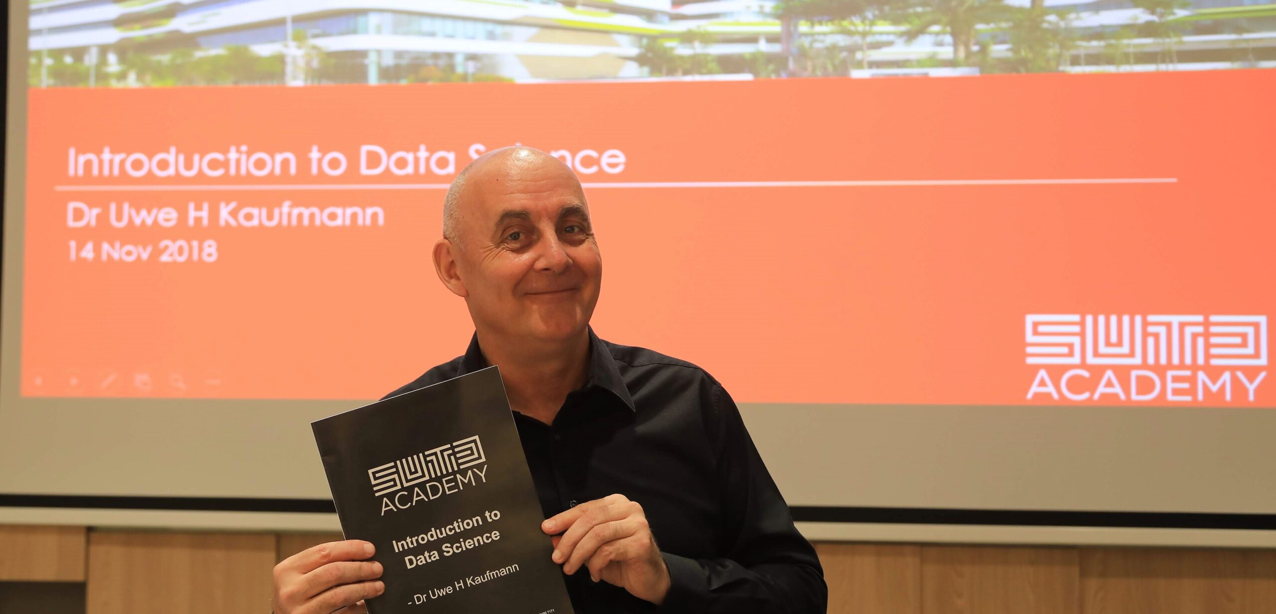 Data Analytics with R - Cases by COE